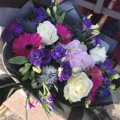 Fleur de Lis Florist Stirling Order Online or 01786 450410